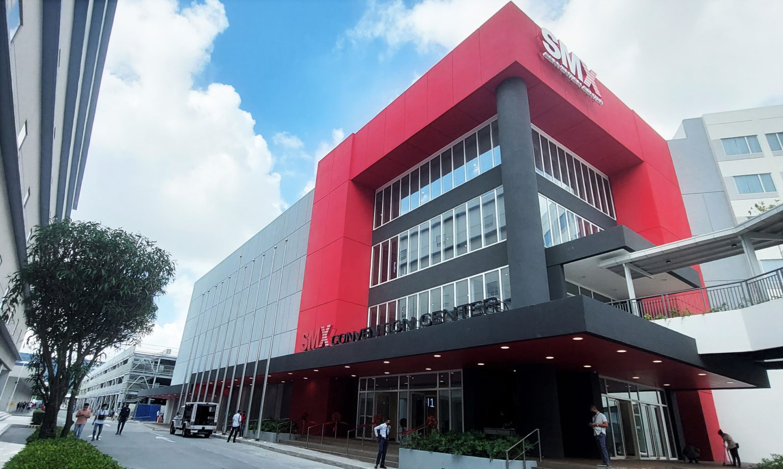 SMX Convention Center Clark opens - Punto! Central Luzon