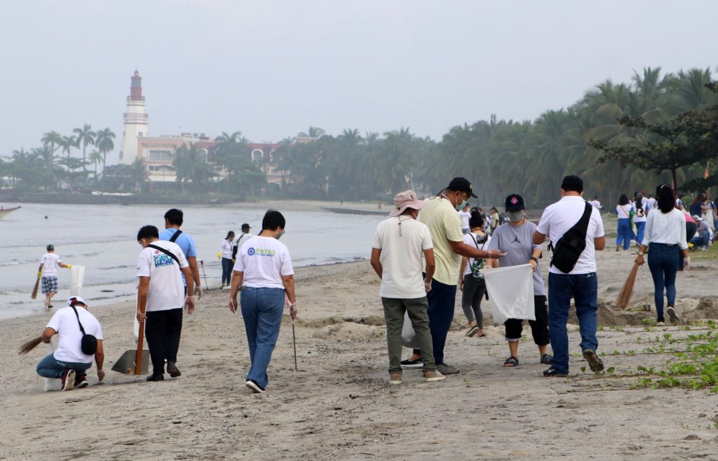 Subic stakeholders, employees join Biay Dagat 2022 coastal cleanup ...