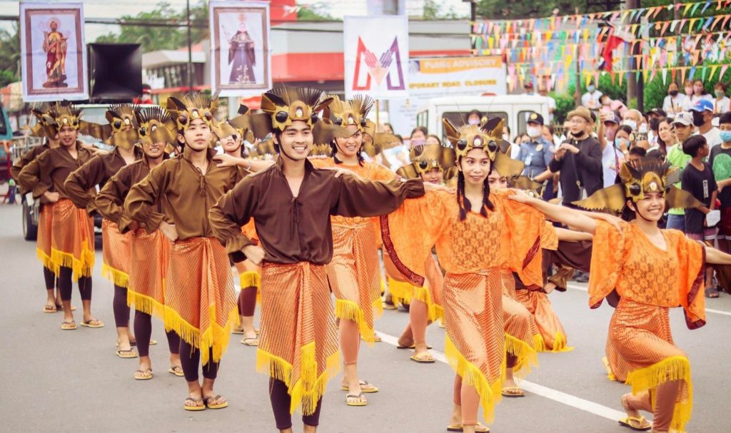 Magalang mayor vows to build capacitated, well-mannered youth - Punto ...