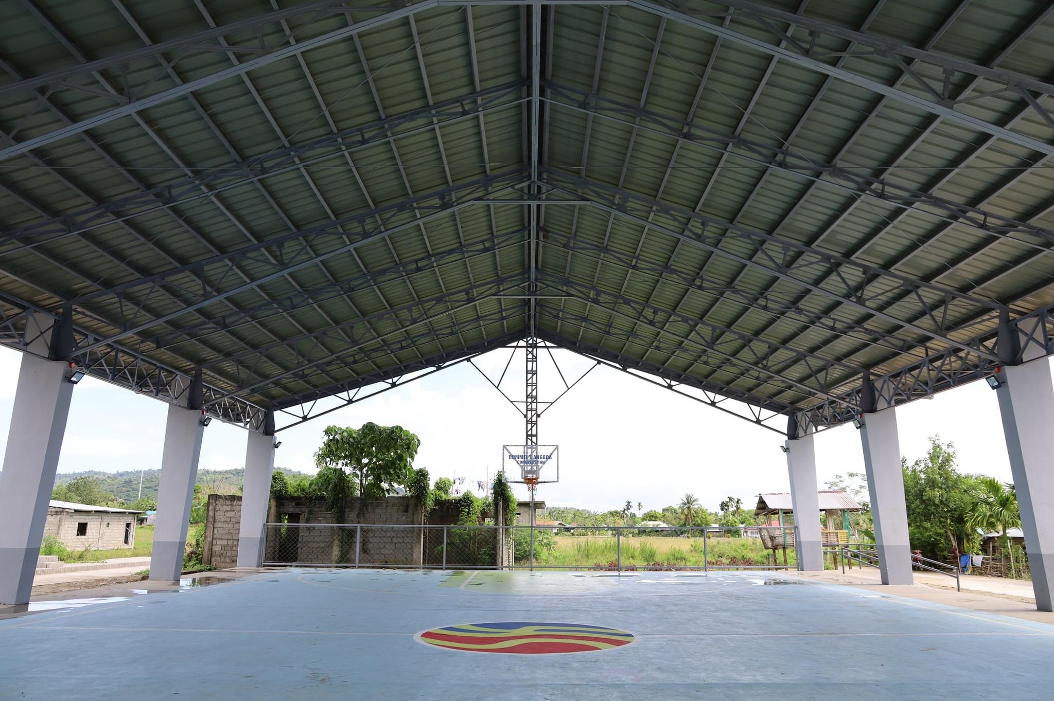 DPWH completes 2 multipurpose bldgs. in Dinalungan village - Punto ...