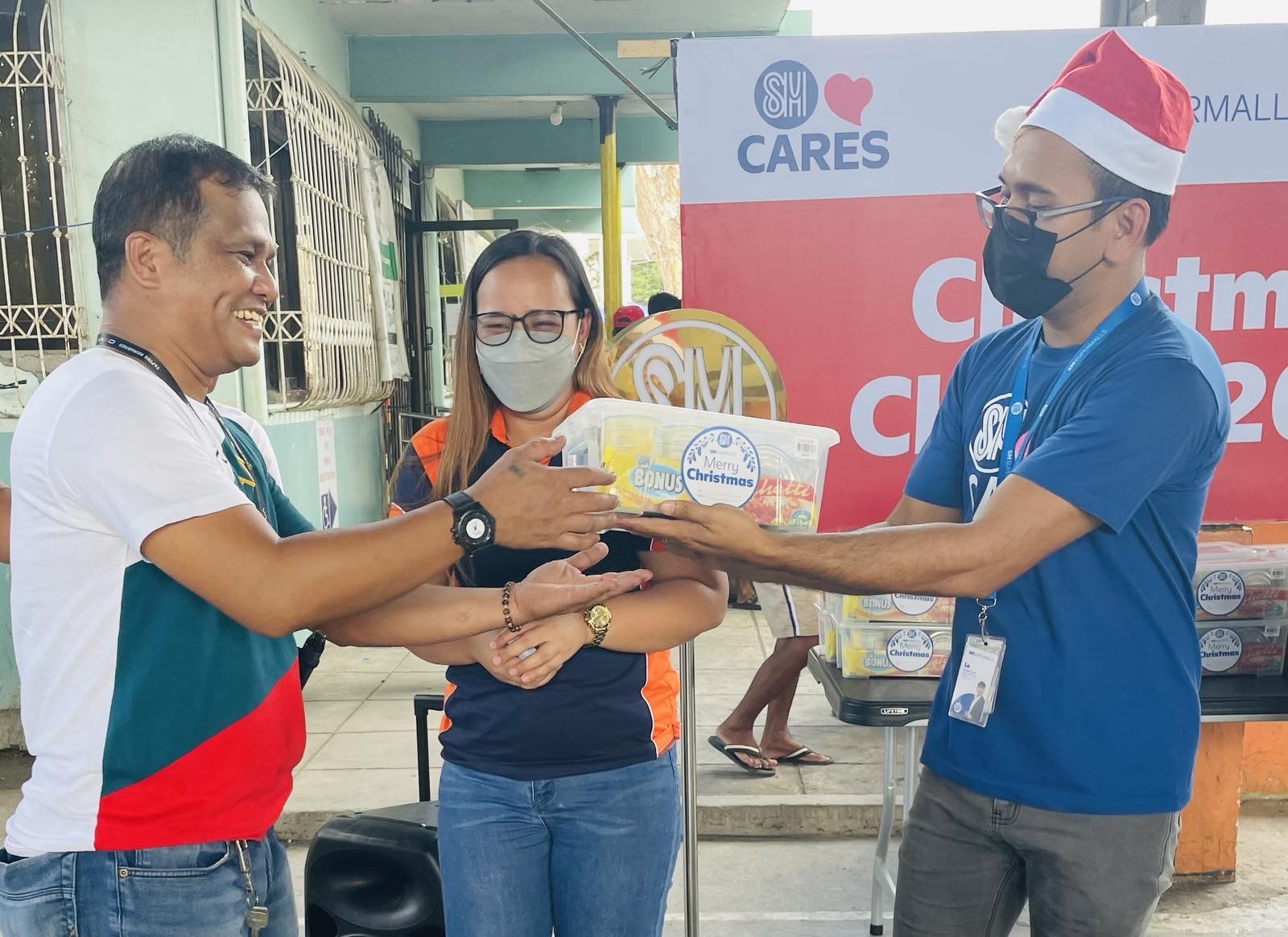 SM Supermalls brings Christmas cheers to CL communities - Punto ...