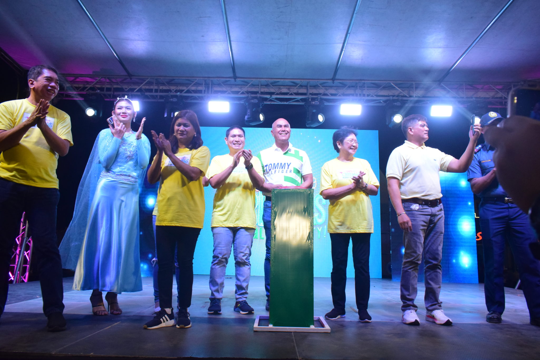 Mabalacat city successfully launches Christmas Village - Punto! Central ...