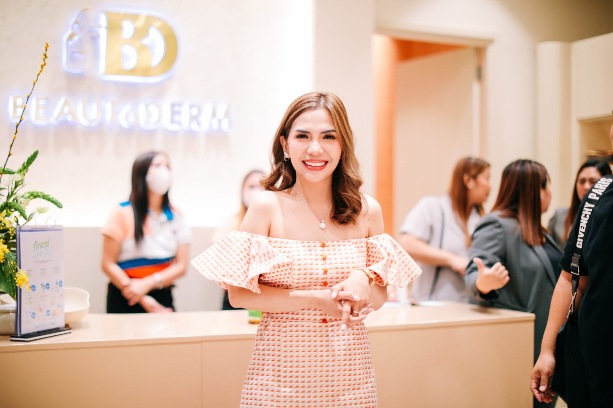Beautéderm CEO Rhea Tan opens largest store at Clark Cityfront Mall ...