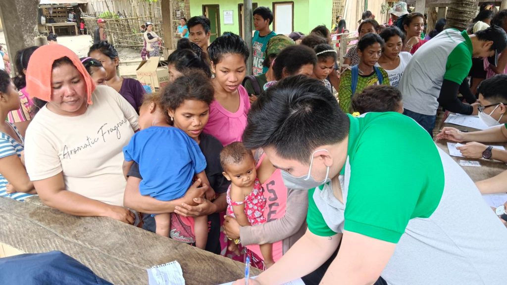 PhilHealth-Tarlac naglingkod sa mga katutubo sa Bundok Tangisan , Punto ...