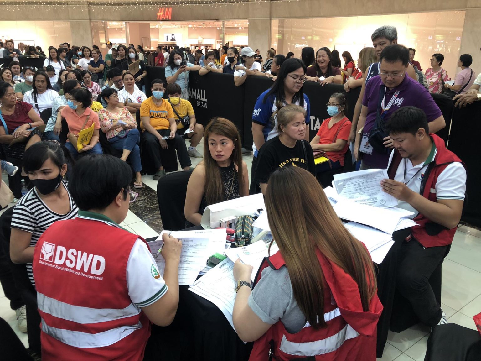 550 rice retailers receive cash subsidy - Punto! Central Luzon