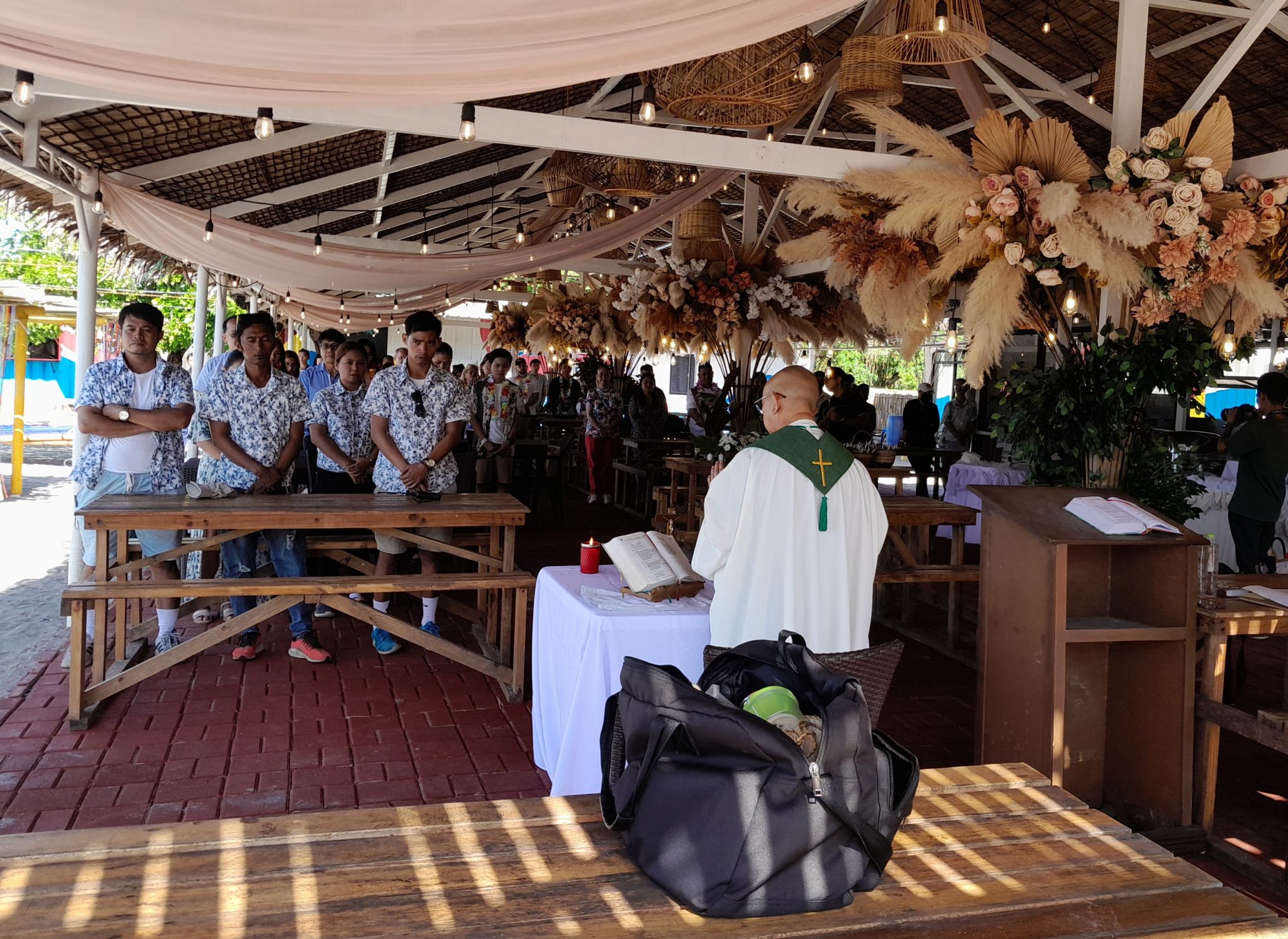 The Floaters inflatable park opens - Punto! Central Luzon