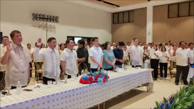 New members of Partido Federal ng Pilipinas in Bataan take oath , Punto ...