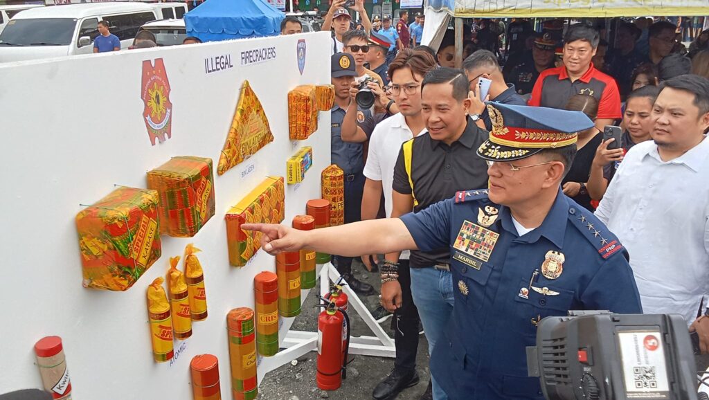 PNP: Mga legal na paputok sa common area lang, mga pailaw pwede sa bakuran - Punto! Central Luzon