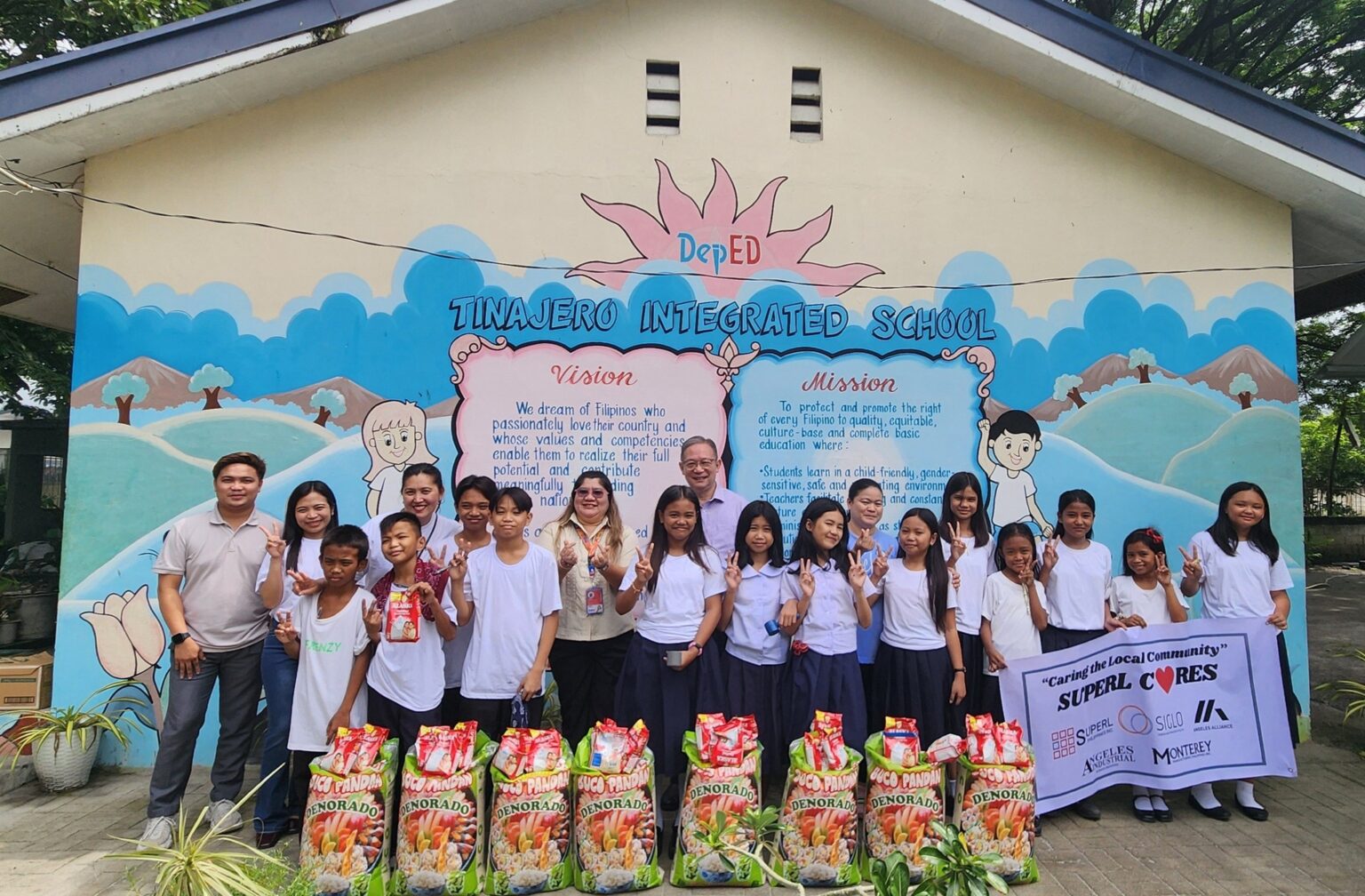 Compassionate Superl Relief: CSR redefined in flooded Pampanga , Punto ...